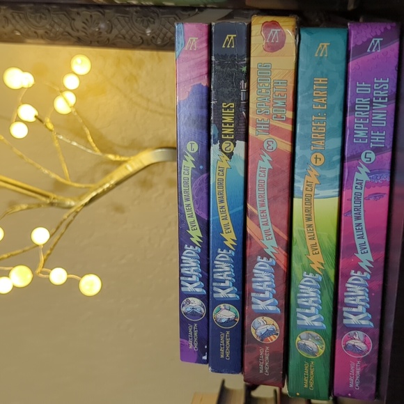 Chronicle Books | Other | Klawde Evil Alien Warlord Cat Series Set ...